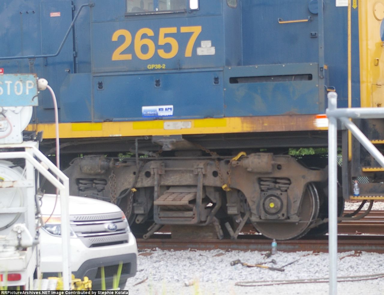 CSX 2657 LEAD TRUCK DAMAGE IN DERAILMENT